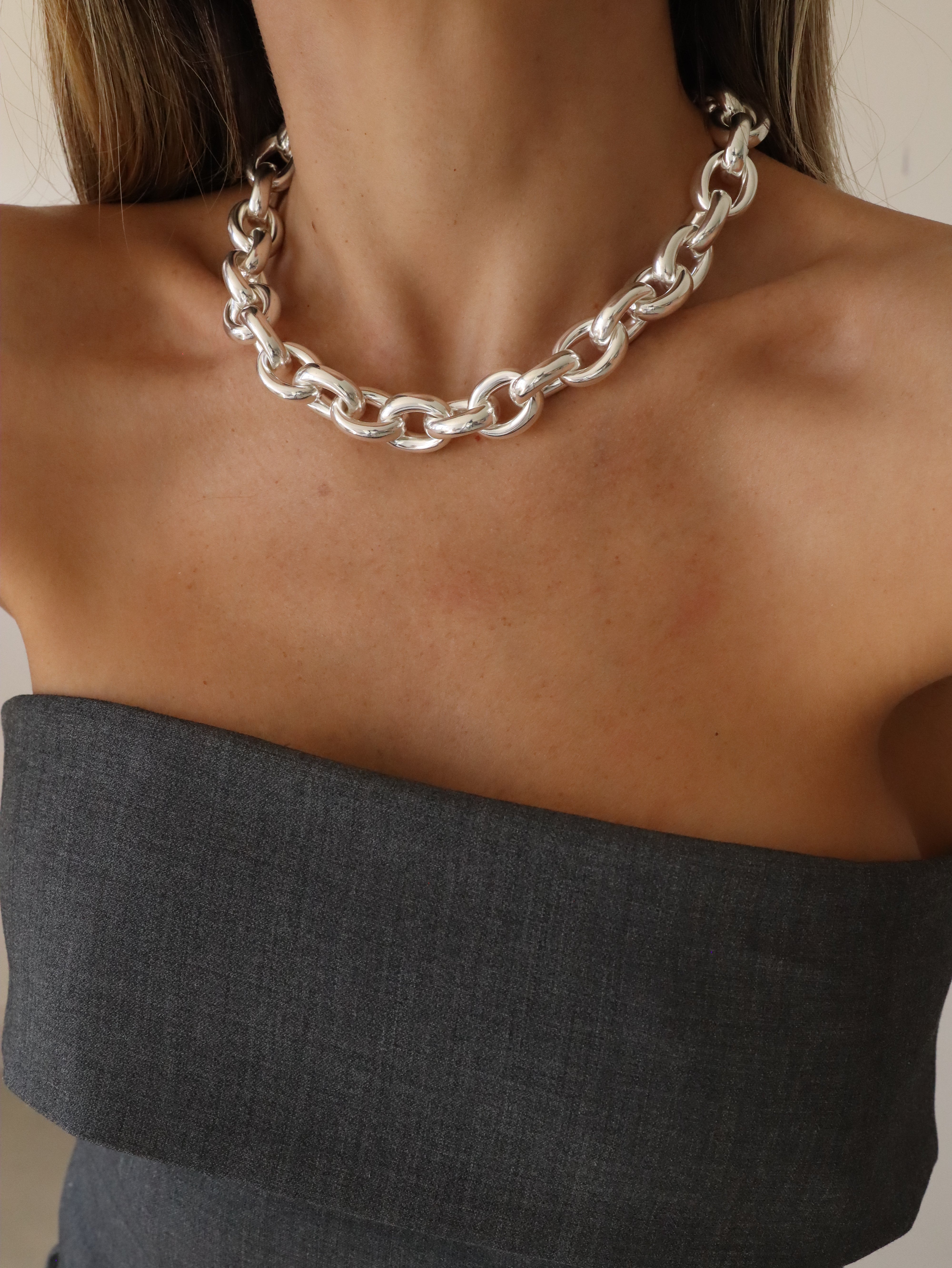 MAGDALENA BOLD CHAIN NECKLACE - SILVER – Viviana D'Ontañón